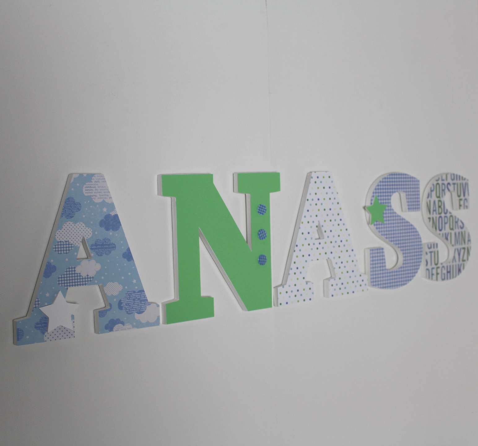 grand prénom décoré ANASS personnalisé vert pâle , bleu pâle ...